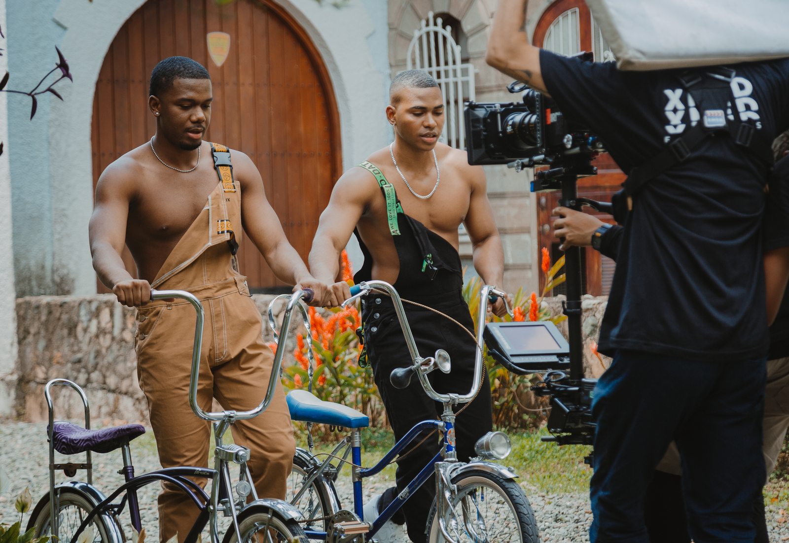 El dúo DOXXIS presenta su nuevo sencillo "Indecisa" - Article View - Rumbea Sin Parar, que ...